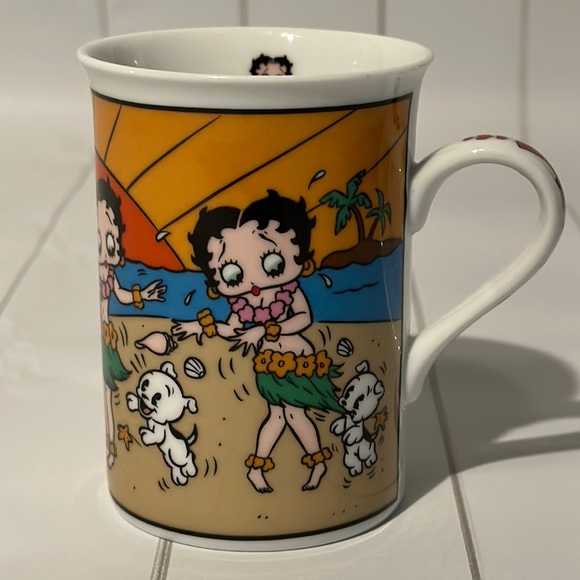 Danbury Mint | Dining | Betty Boop Fine Porcelain Mug Aloha Betty ...